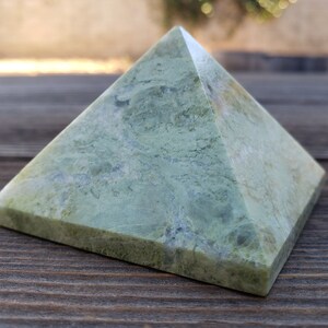 VASONITE Natural Large Gemstone Crystal Pyramid 60mm [22] - Etsy
