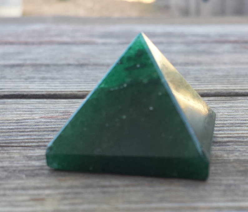 JADE natural Medium gemstone crystal pyramid 27-30mm | Etsy