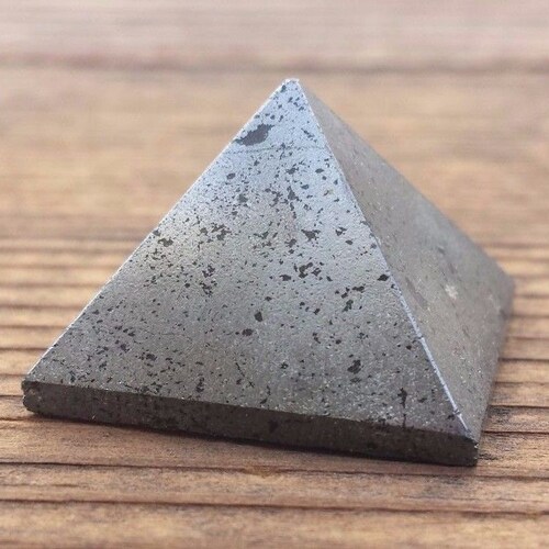 HOWLITE Natural Small Gemstone Crystal Pyramid 20-22 - Etsy