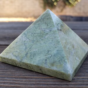 VASONITE Natural Large Gemstone Crystal Pyramid 60mm [22] - Etsy