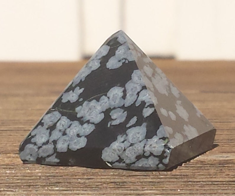 SNOWFLAKE OBSIDIAN Natural Medium Gemstone Crystal Pyramid 27-30mm - Etsy