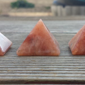 SUNSTONE Natural Medium Gemstone Crystal Pyramid 27-30mm - Etsy