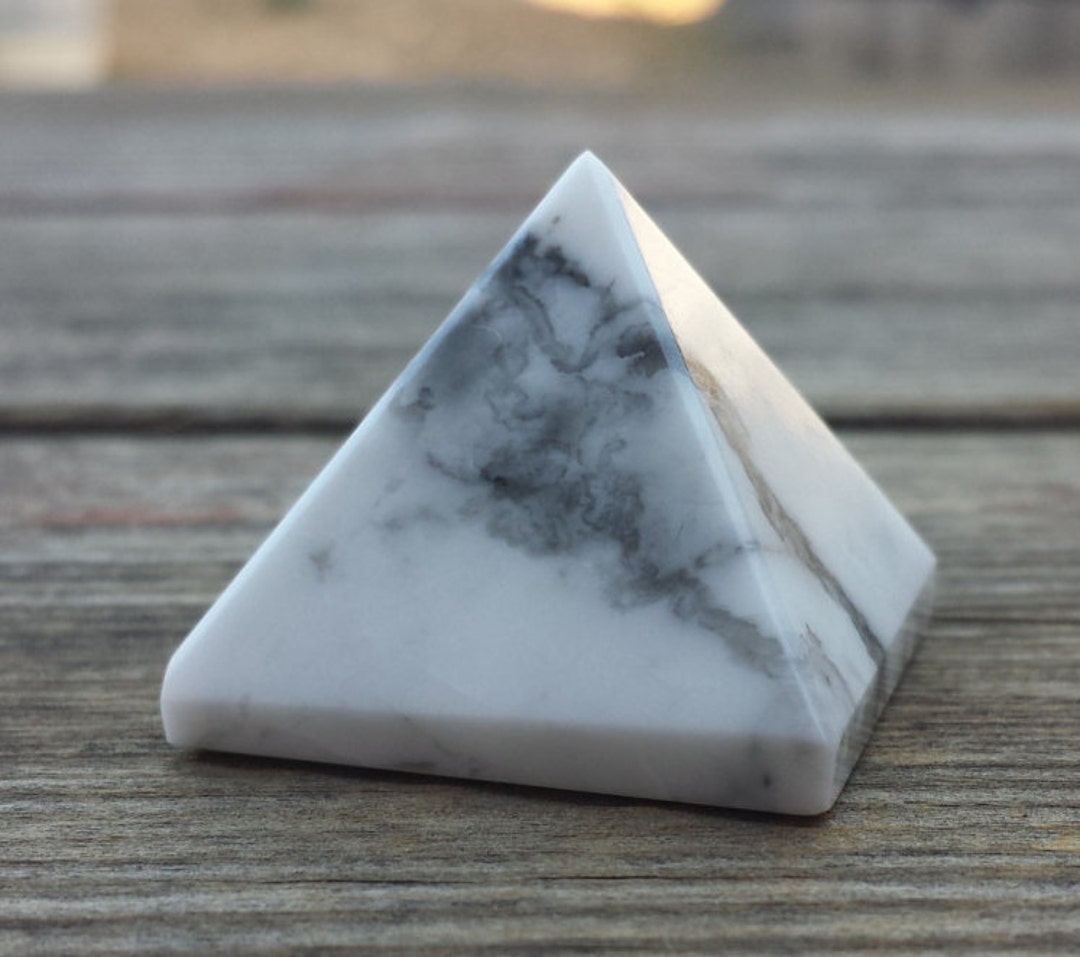 HOWLITE Natural Medium Gemstone Crystal Pyramid 27-30mm - Etsy