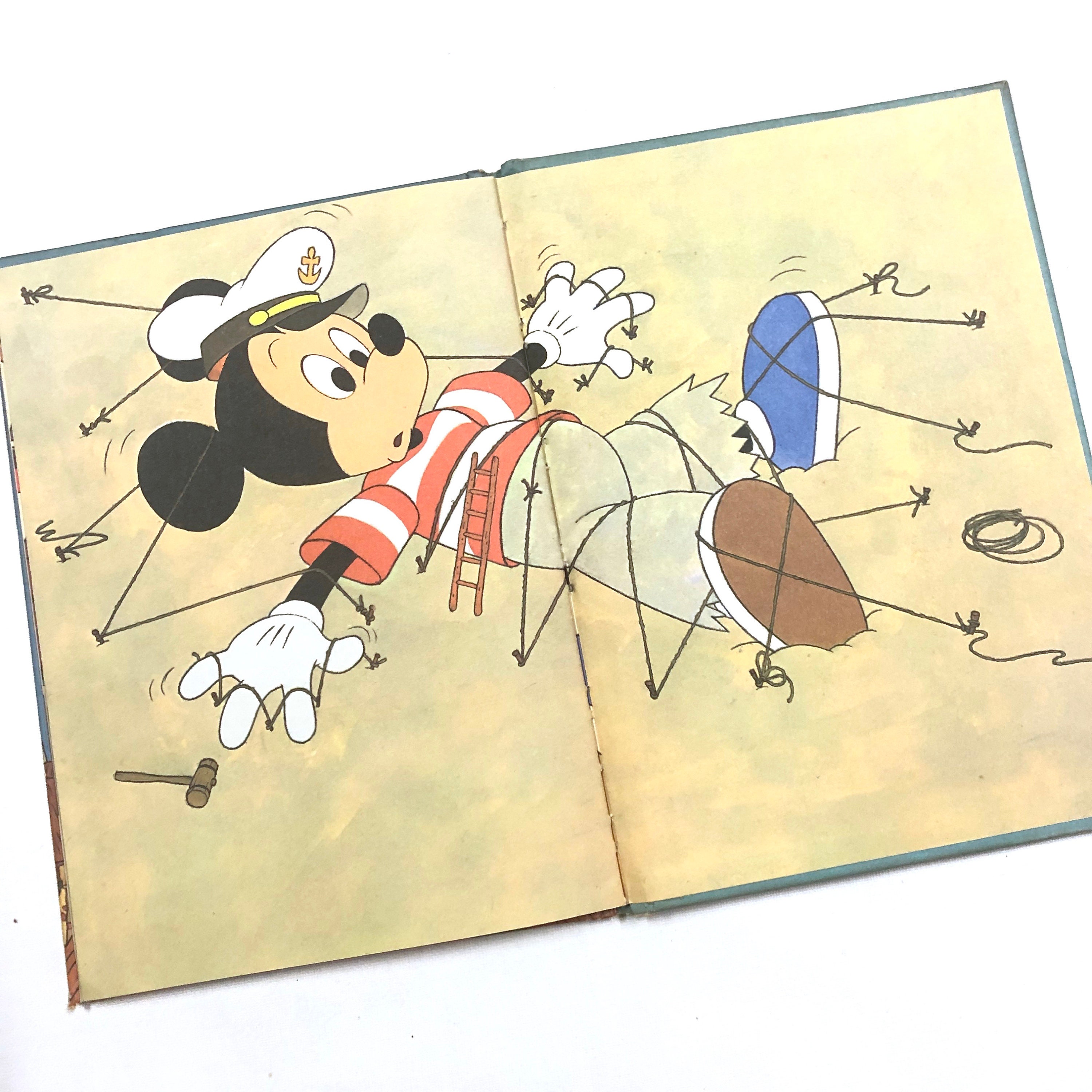 Gulliver Mickey Book