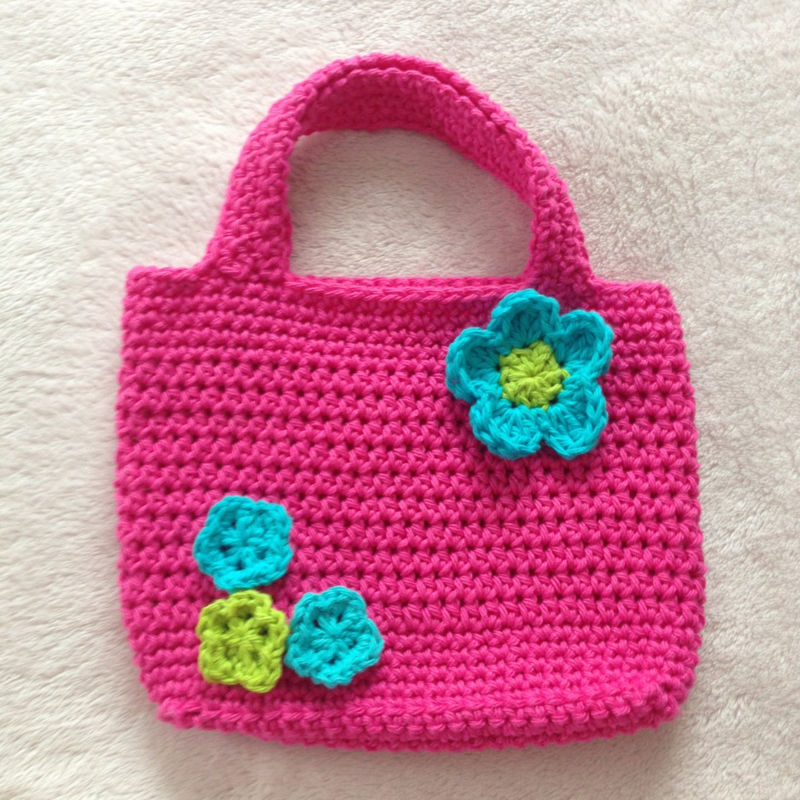 Crochet Purse Pattern / Tutorial: Little Pink Purse With Flowers ...