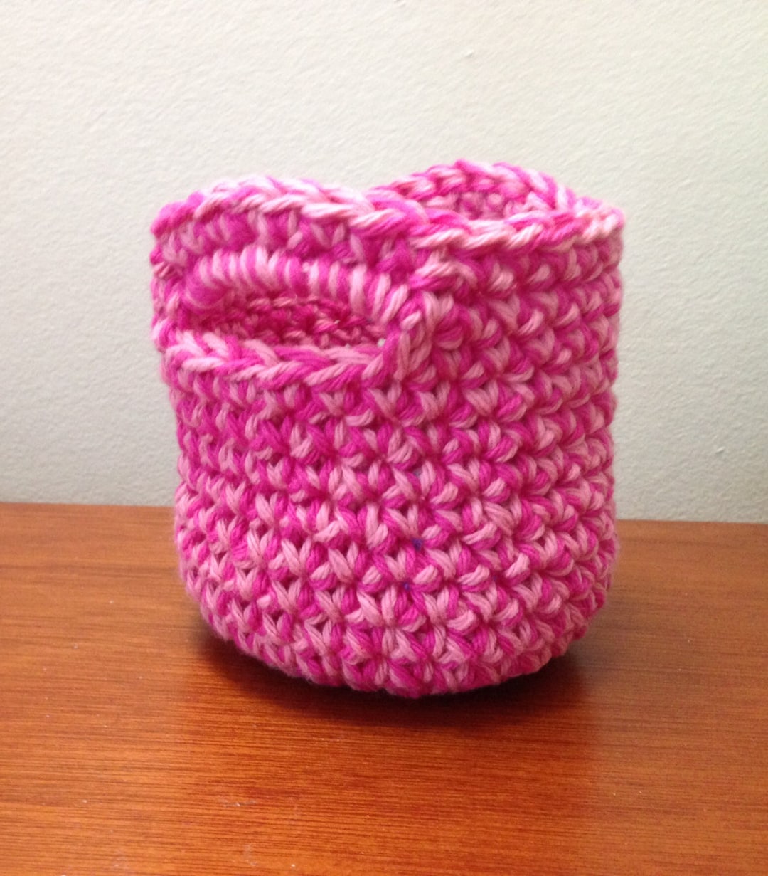 Mini Crochet Basket Pattern / Tutorial: Small Crochet Basket Pattern ...