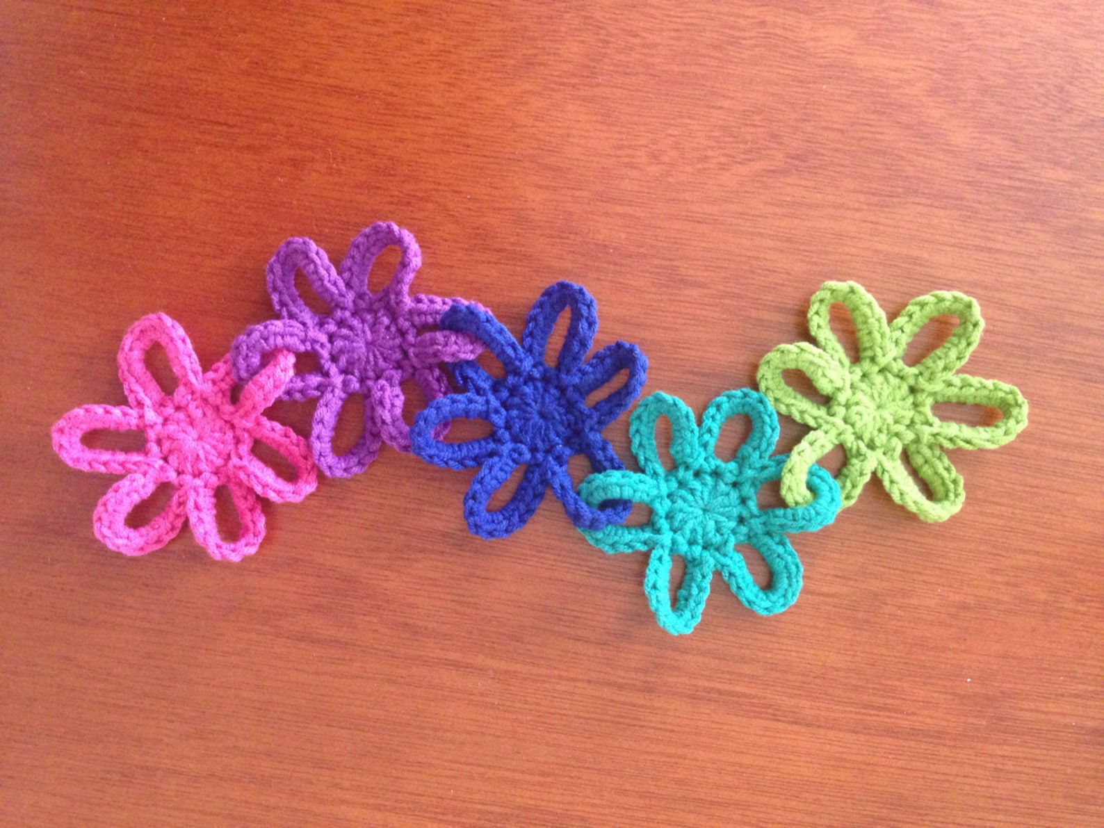 Crochet Flower Pattern / Tutorial: String of Flowers Flower | Etsy