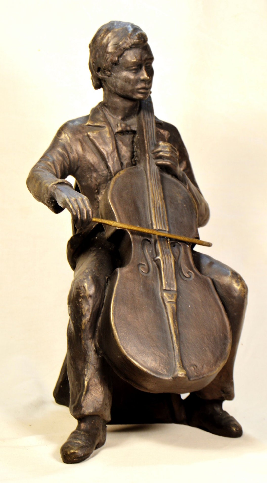 Musical Theme Sculpture, Violoncelliste in Concert - Etsy