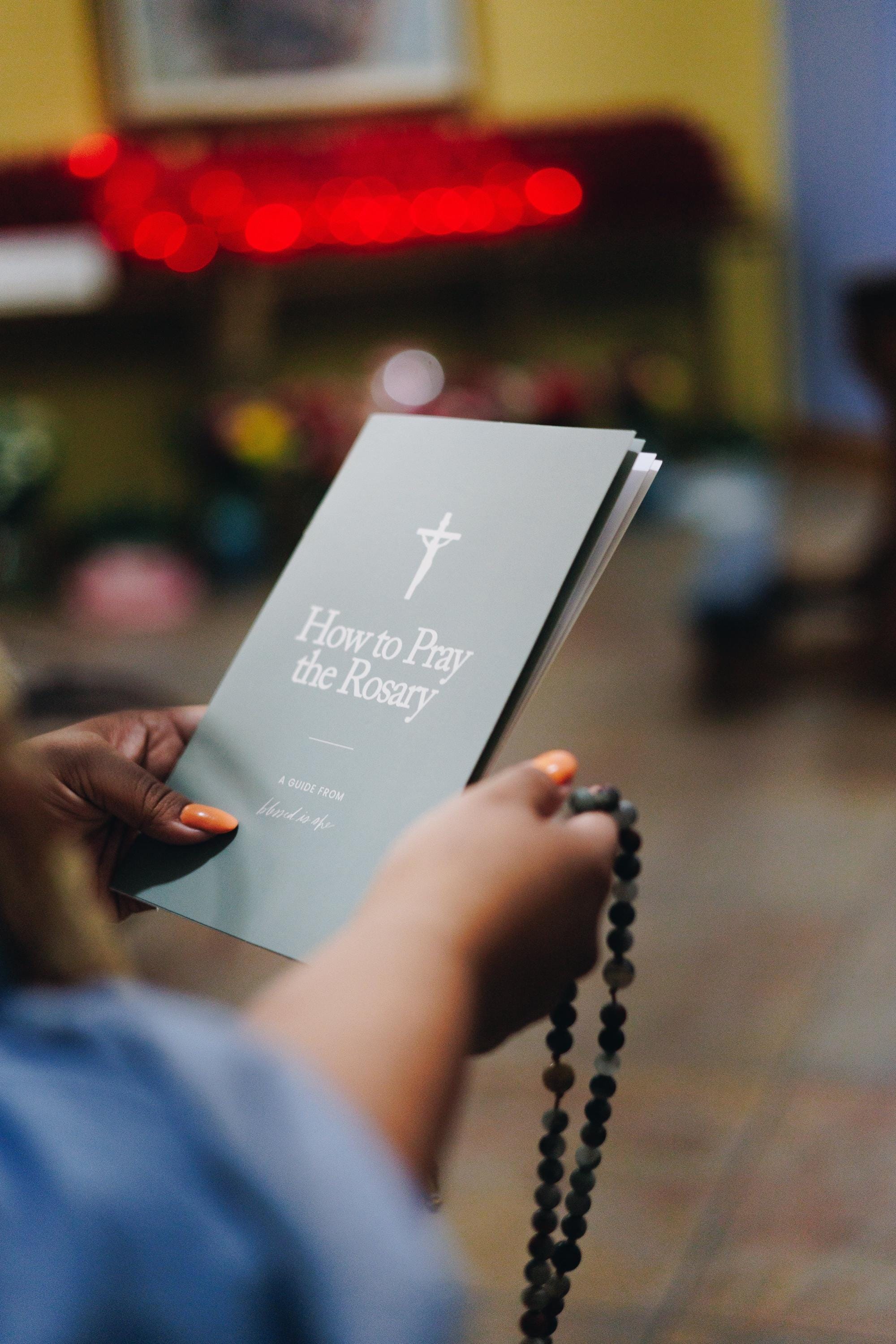 How to Pray the Rosary Booklet - Etsy