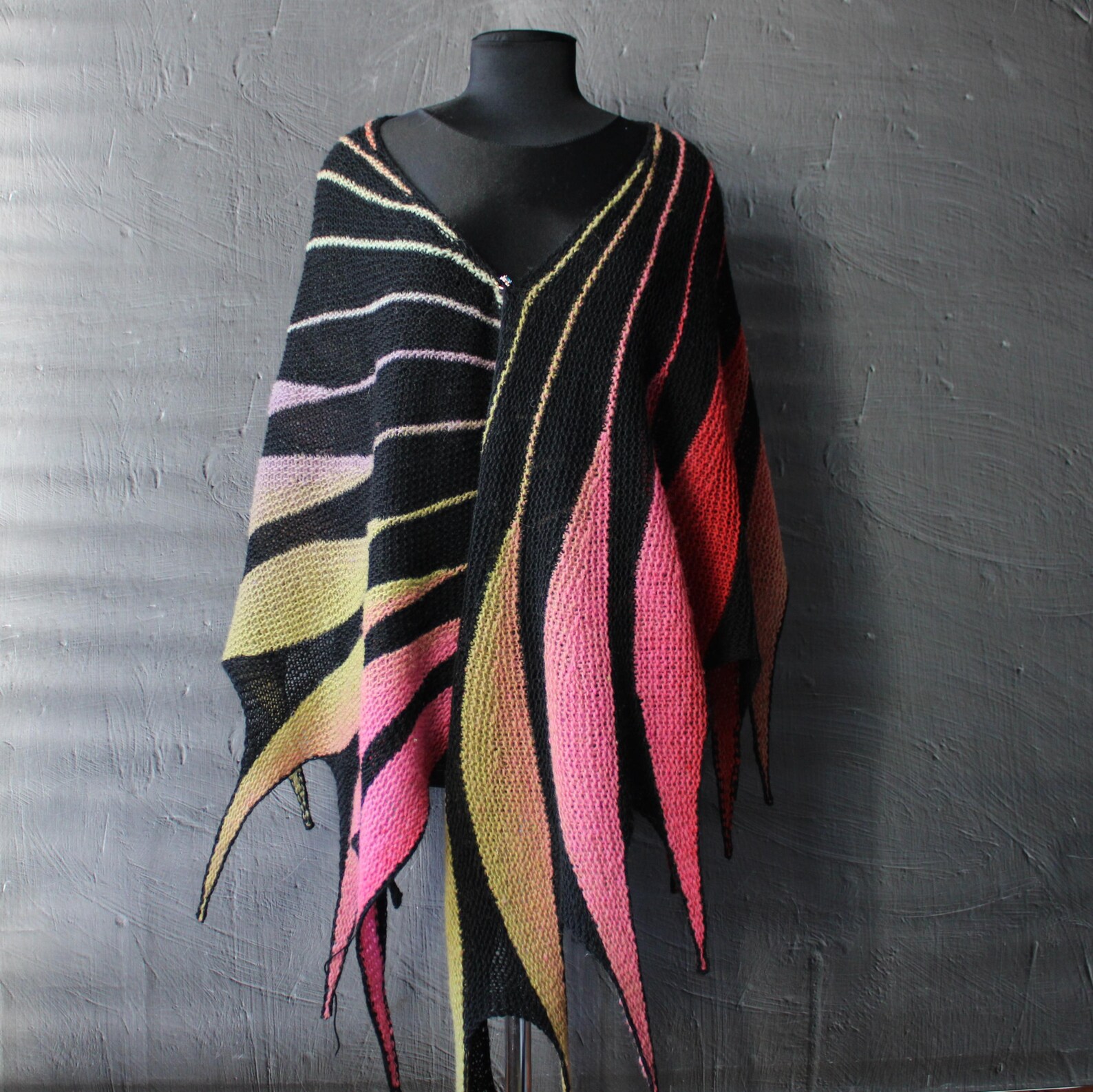 Hand Knit Merino Wool Feather Shawl: Bird Wing Boho Wedding Wrap - Etsy