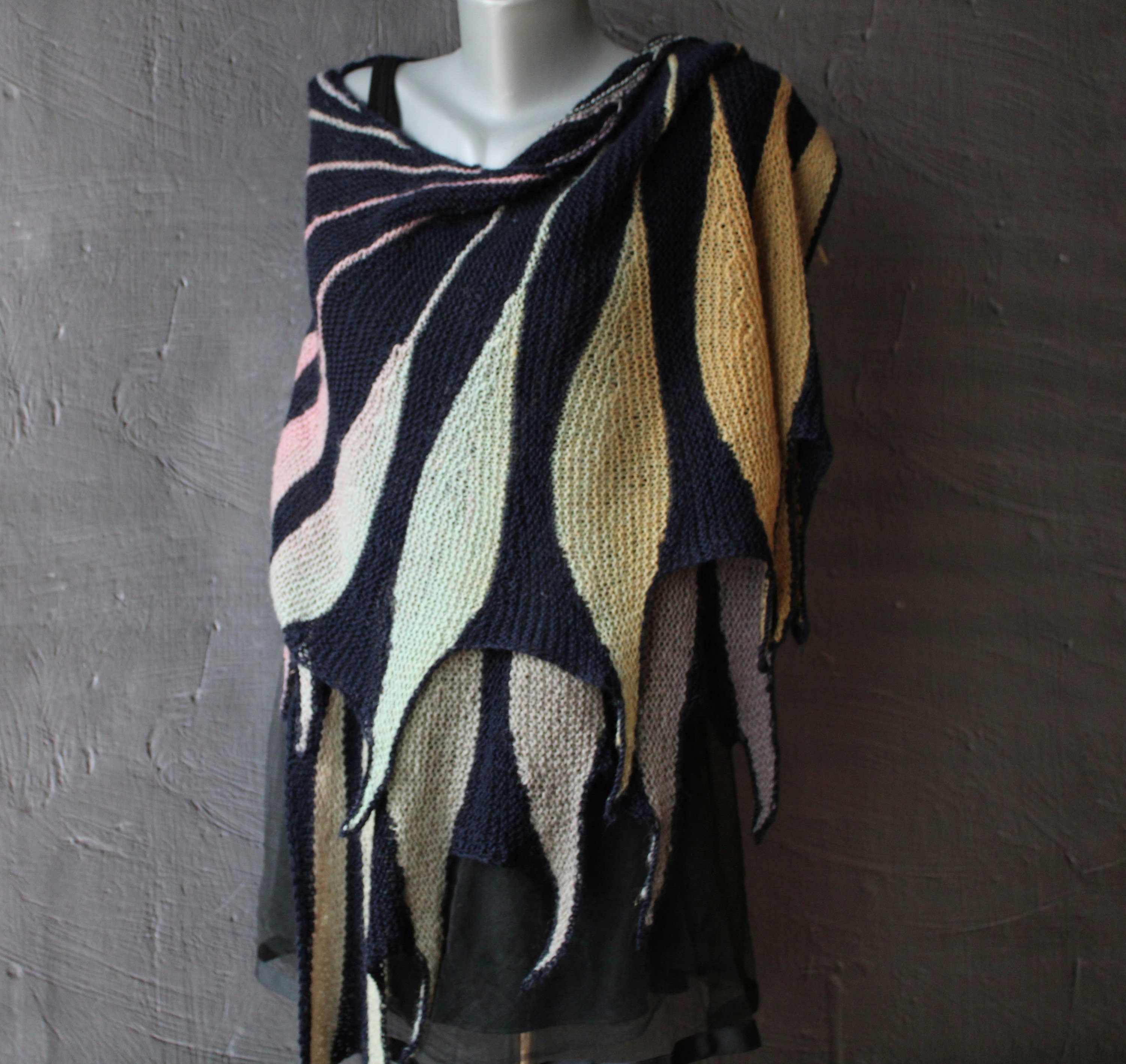 Hand Knit Merino Wool Feather Shawl: Bird Wing Boho Wedding Wrap - Etsy