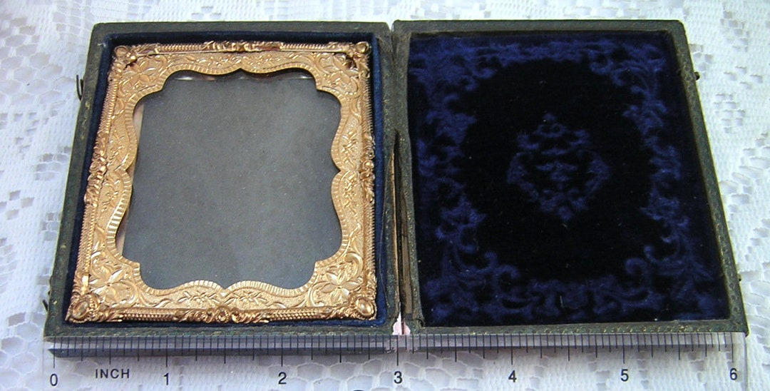 Lovely Antique Daguerreotype 1/4 Picture Photo Frame, Ornate Gilt ...