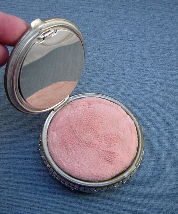 Vintage Powder & Rouge Compact, Silver Mesh Bottom, S… - Gem