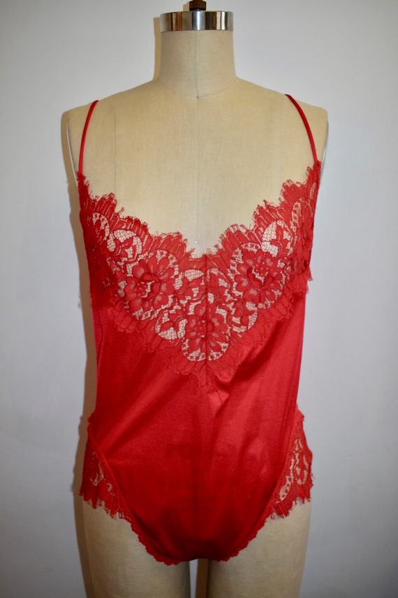 red lace and satin - Gem