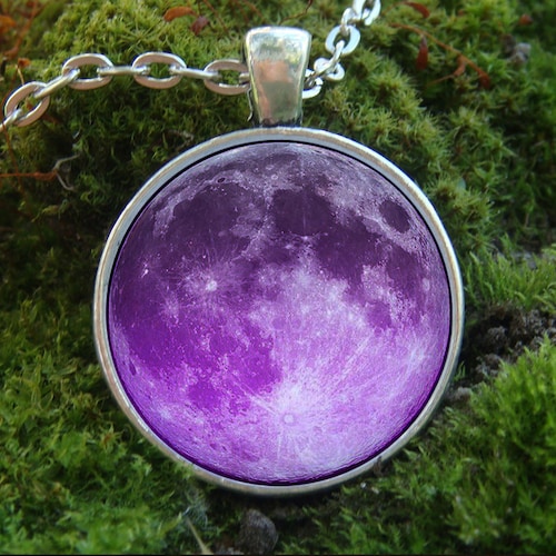 Glowing Necklace Purple Moon / Glowing Moon / Pink Moon / Glow - Etsy