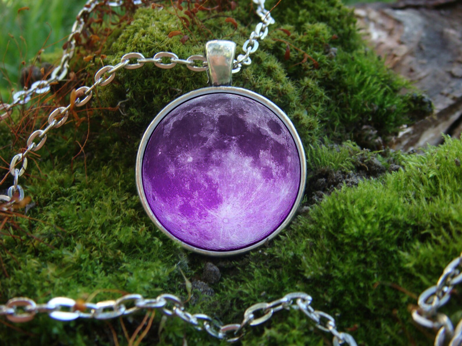 Glowing Necklace Purple Moon / Glowing Moon / Pink Moon / Glow | Etsy