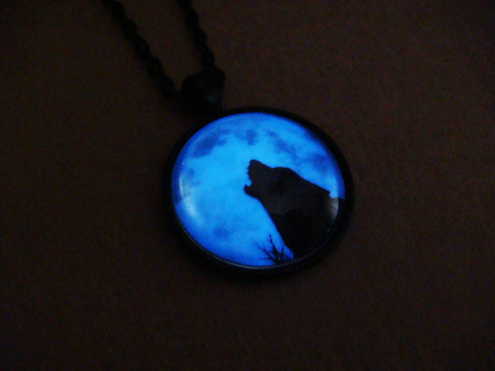Wolf and Moon Glowing Necklace / Glow in the Dark / Black Wolf and Glow ...