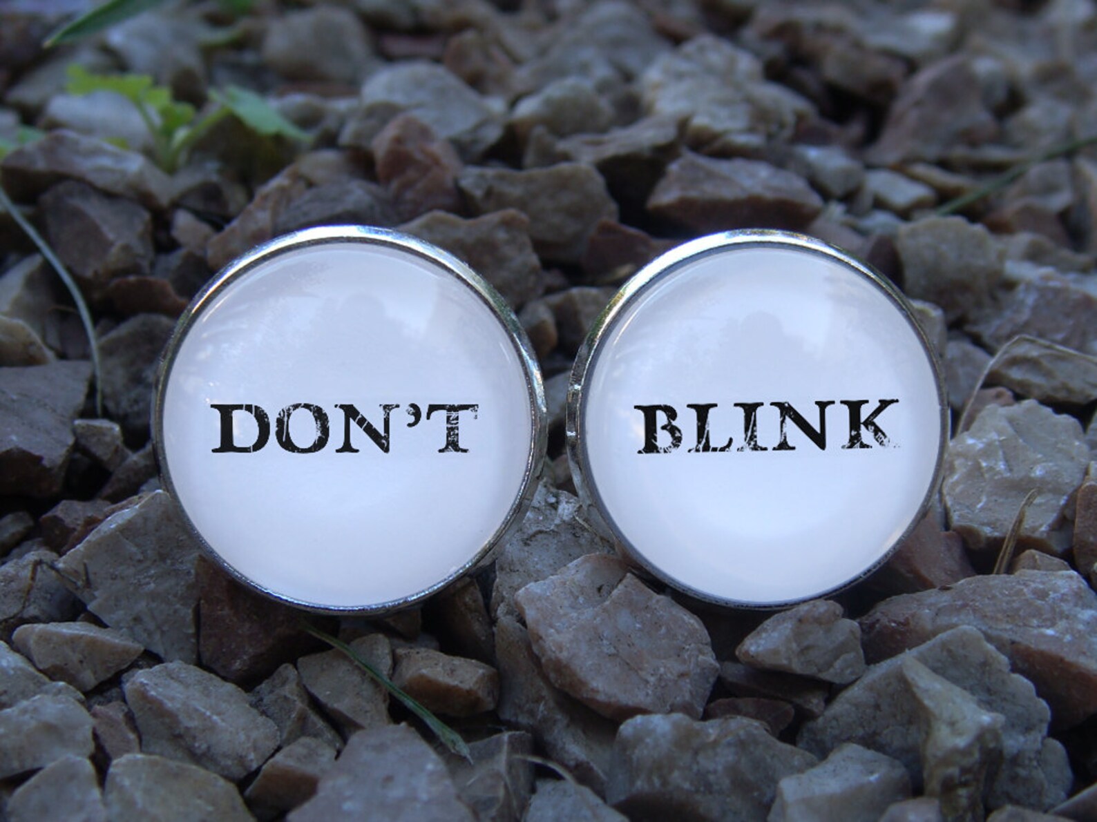 Don't Blink Cufflinks / Dr Who Cufflinks / Glowing Cufflinks / Doctor ...