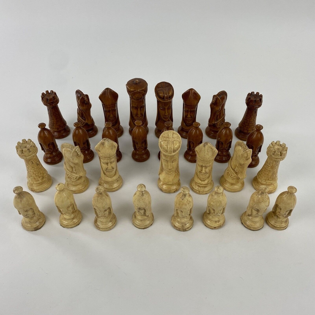 Duncan Medieval Ceramic Chess Set, 31 Pieces, Felt Bottoms, Missing the ...