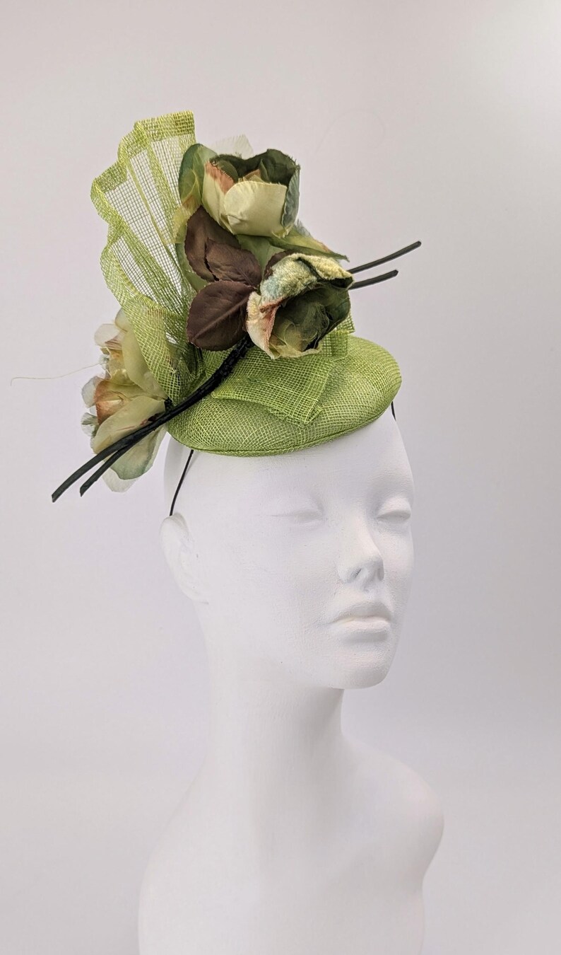 FLORAL MINI HAT, Spring Hat, Elegant Green Hat , Button Fascinator - Etsy