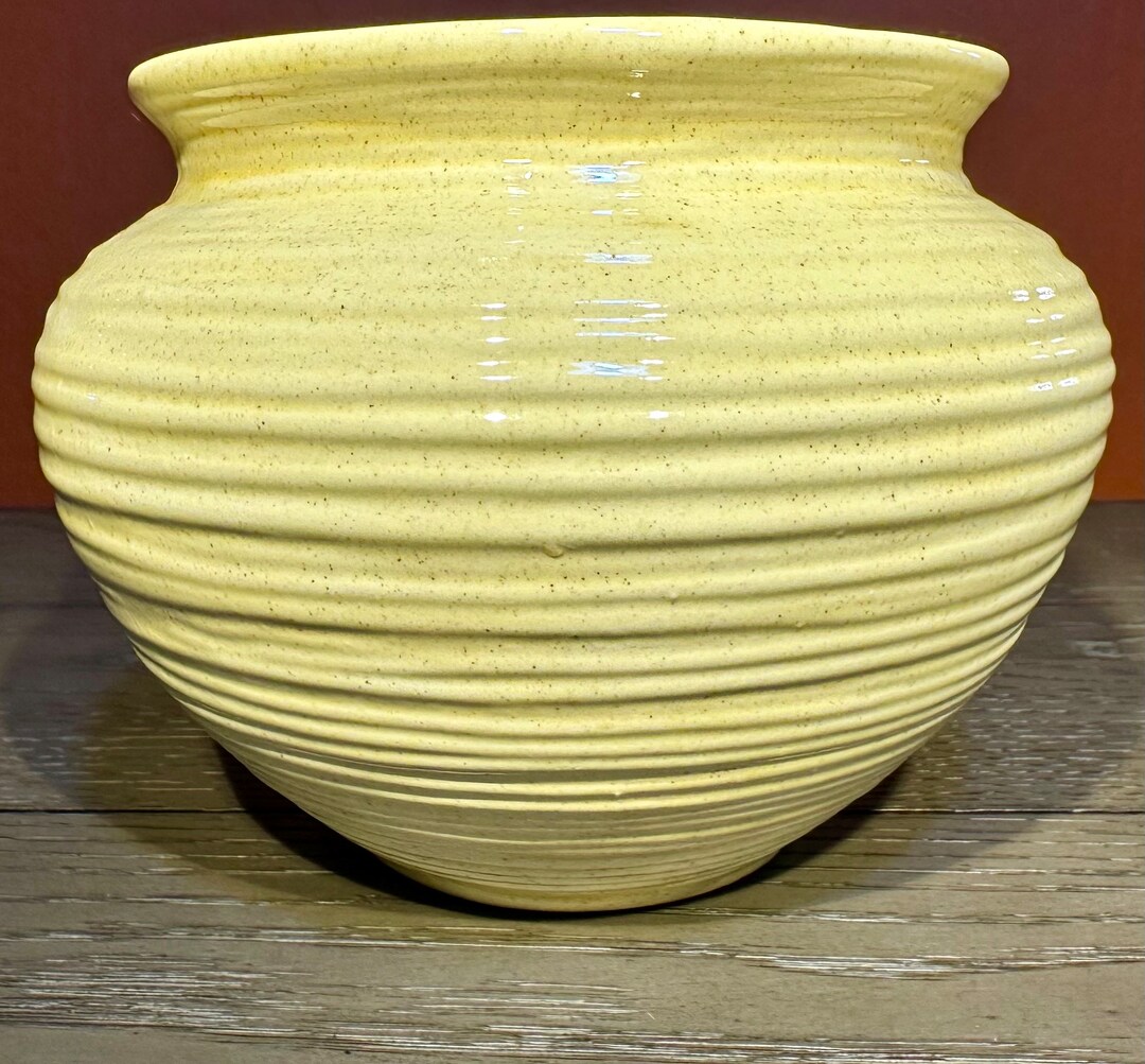 Ribbed Beehive Style Ivory Pottery Signed ‘AD’ ‘78 - Etsy