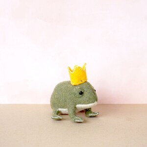 Edward the Frog Prince PDF Sewing Pattern - Diy Princess Decor, Felt ...