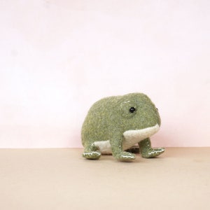 Edward the Frog Prince PDF Sewing Pattern - Diy Princess Decor, Felt ...