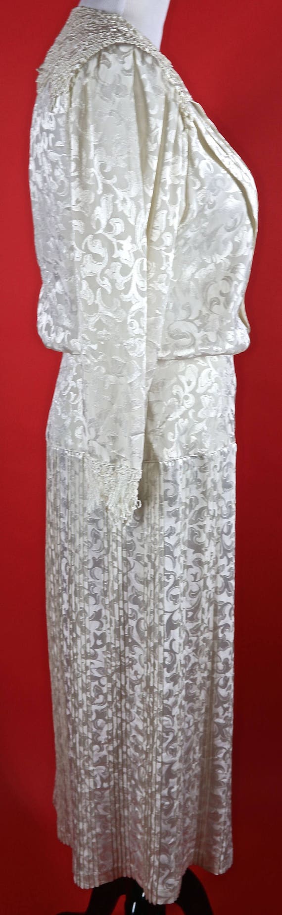 Ivory Color Lace 1980's Dress Made by Aphrodite - Gem