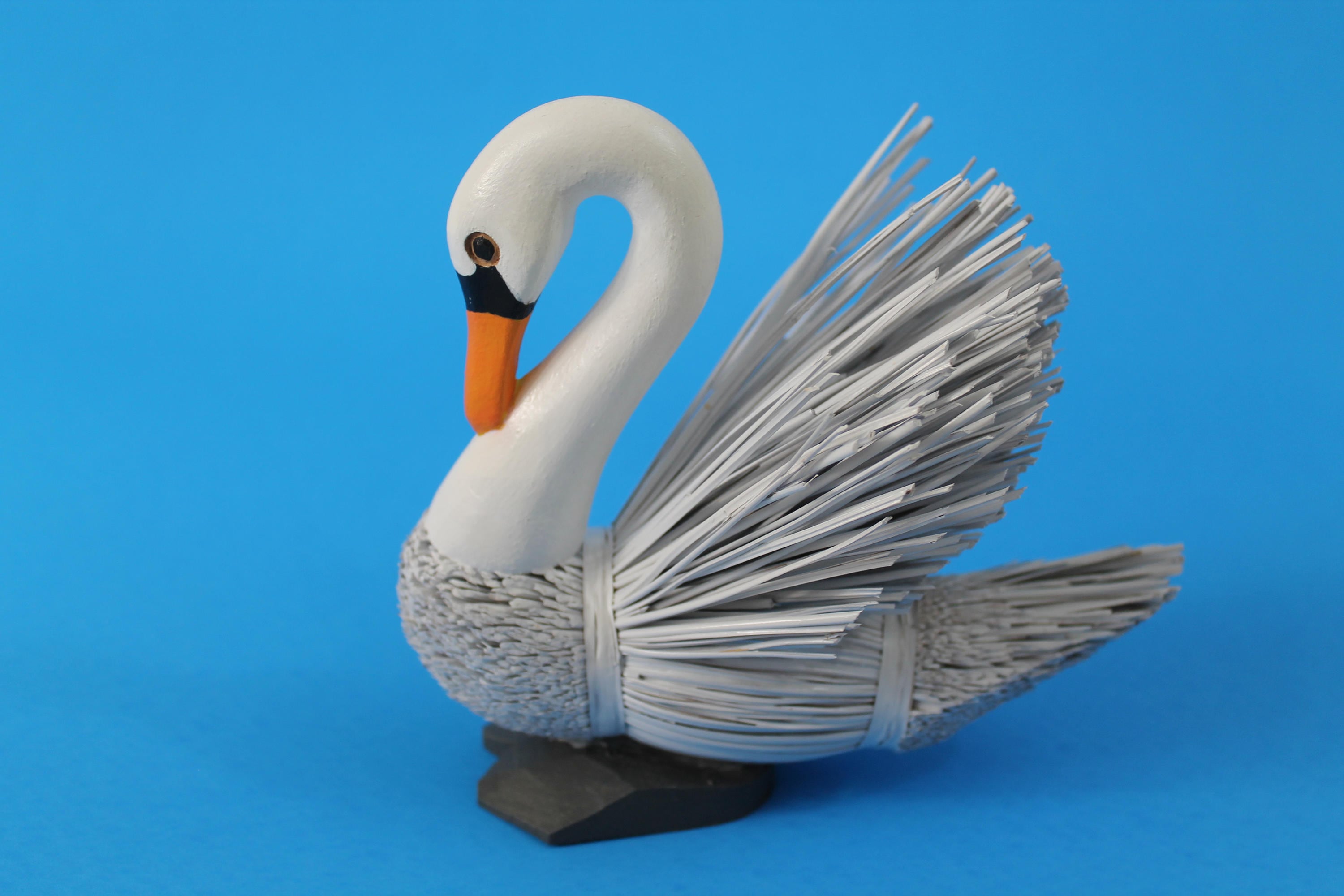Mute Swan//miniature Swan//white Miniature Swan//swan of the Queen - Etsy