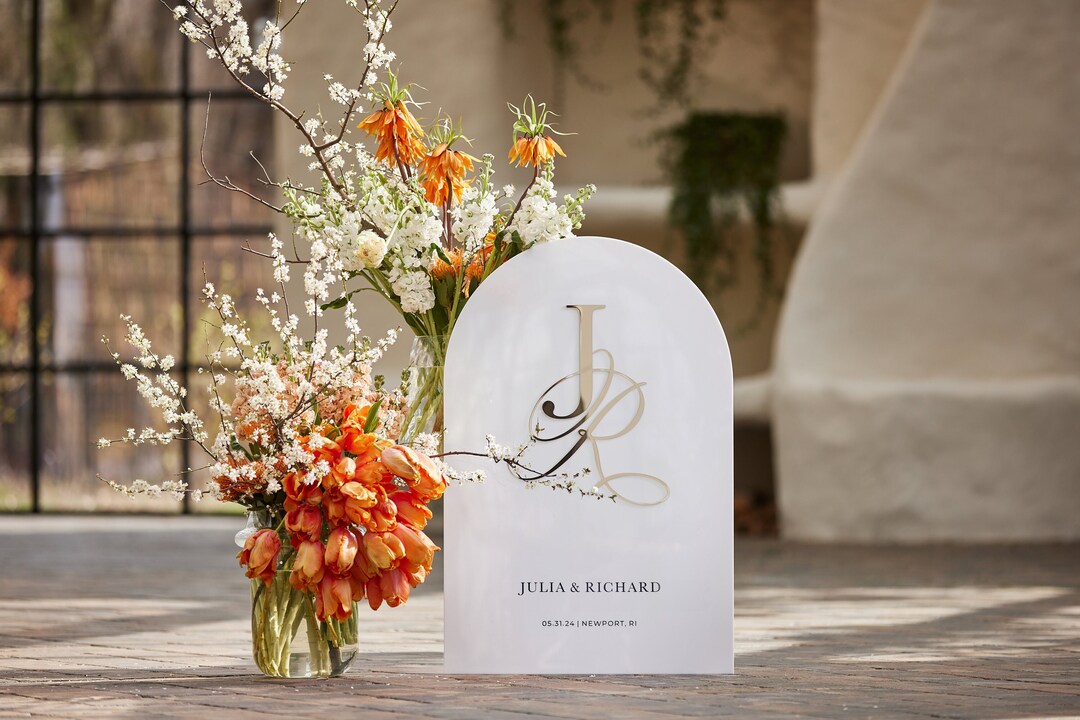 Arched Wedding Sign With 3D Gold Mirror Initials - Personalized ...
