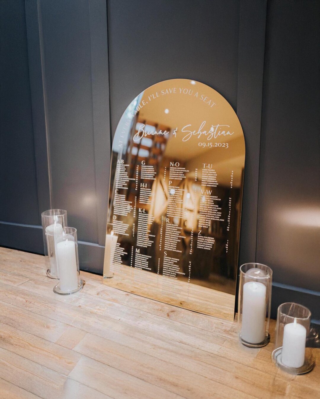 Wedding Seating Plan - Arched Gold Mirror Acrylic Seating Chart ...