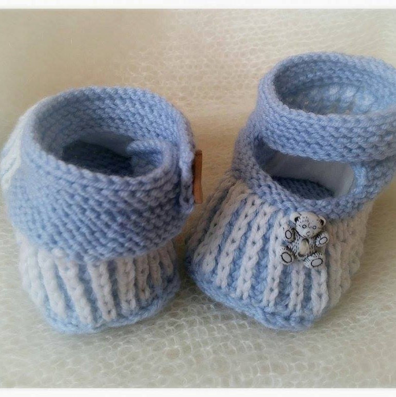 Hand Knitted Woolen Baby Boy Booties/ Decorated With Wooden Button/ 0-3 ...