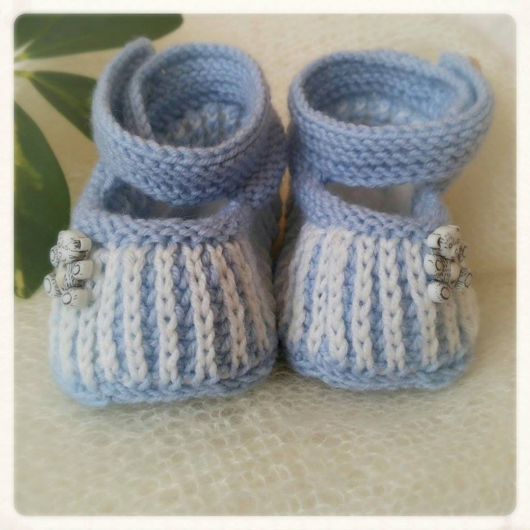 Hand Knitted Woolen Baby Boy Booties/ Decorated With Wooden Button/ 0-3 ...