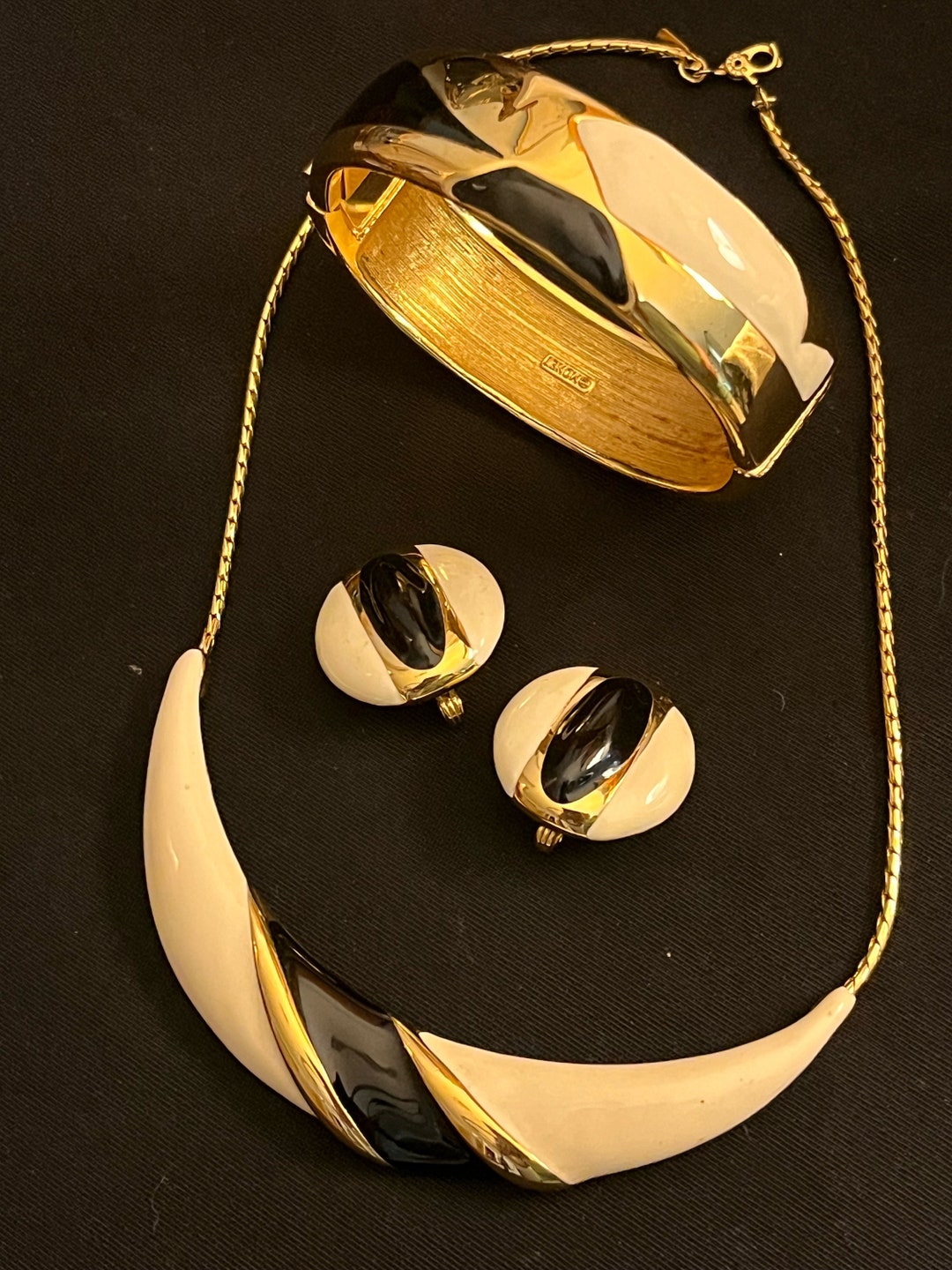 Vintage Monet Creamy and Black Enamel and Gold Tone Jewelry Set Choker ...