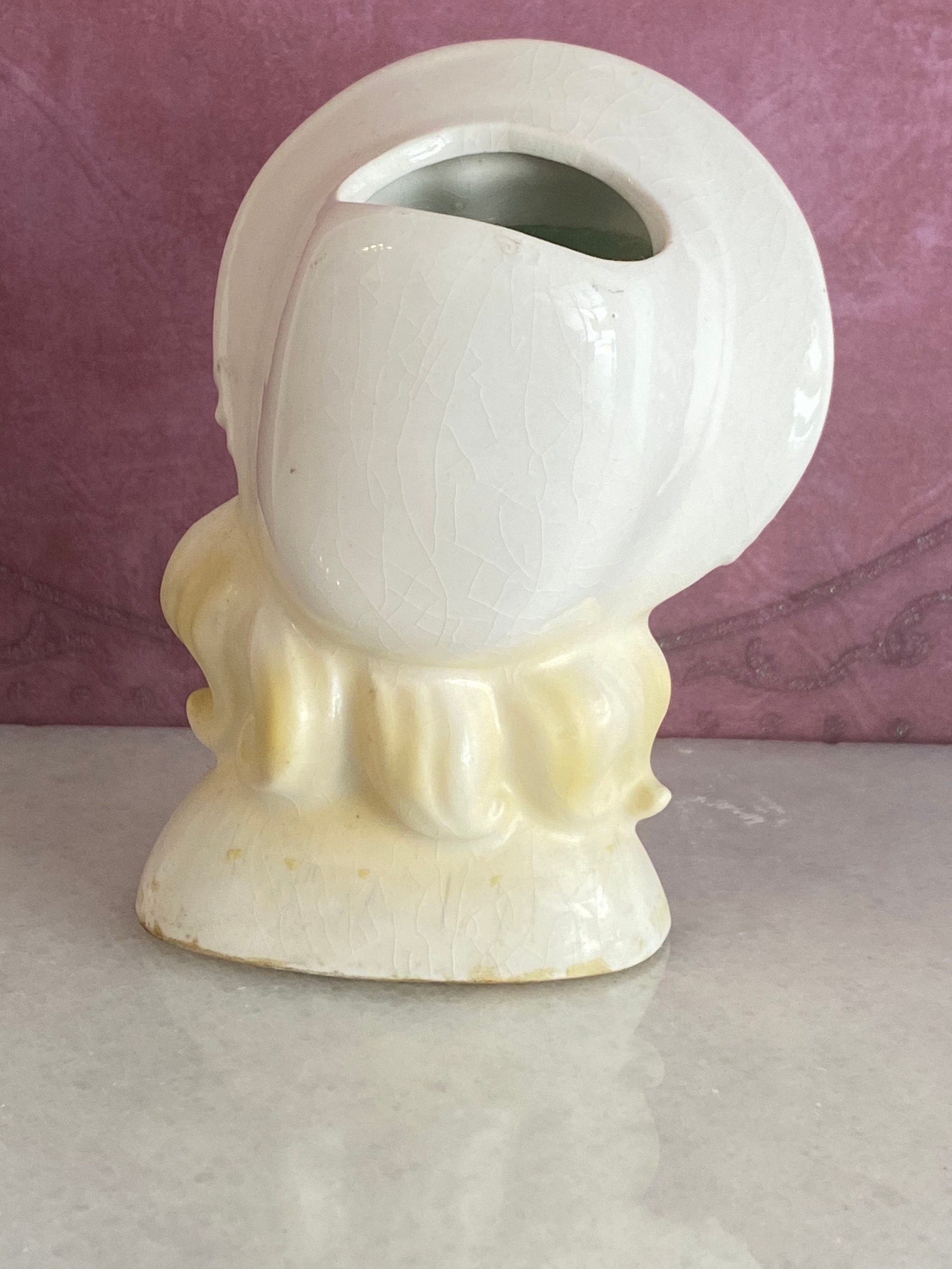 Vintage Inarco Blond Girl W/poinsettias & Gold Trim Head Vase - Etsy UK
