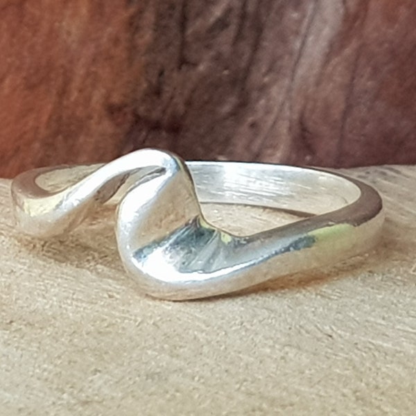 Wave Design Ring - Etsy