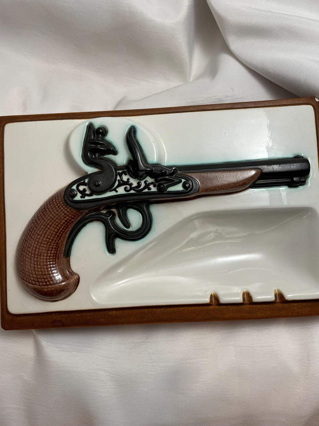 Vintage Atlantic Mold Ceramic Musket Design Ashtray. - Etsy