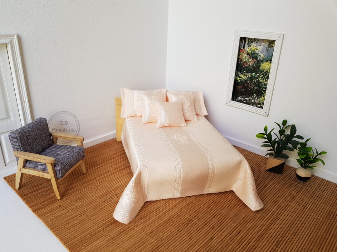 1:12 Scale Dollhouse Miniature Pale Apricot 6 Pce Bedding Set ...