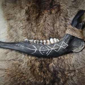 Made to Order: Icelandic Sigil Deer Jawbone Charm Hangers - Etsy