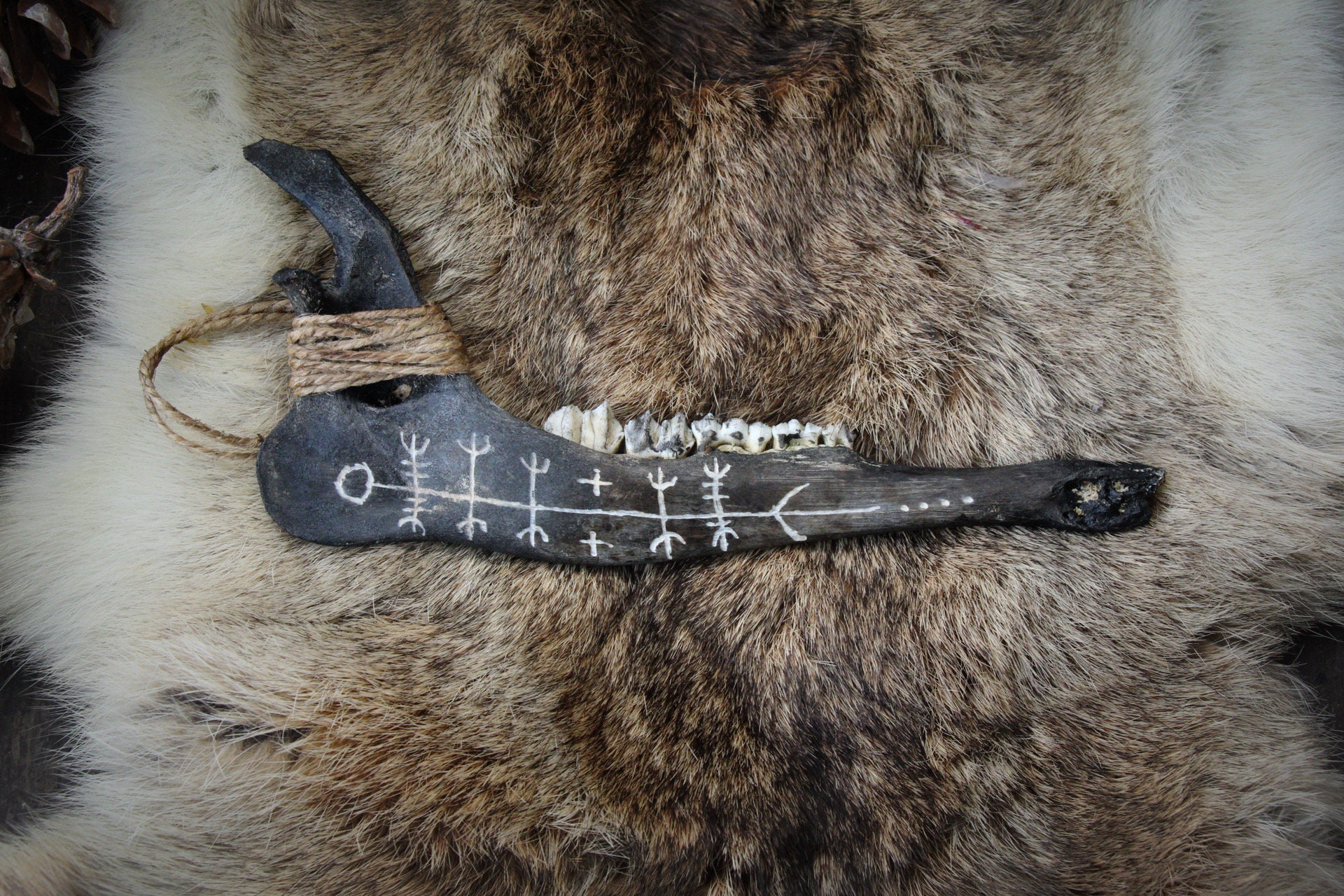 Made to Order: Icelandic Sigil Deer Jawbone Charm Hangers - Etsy