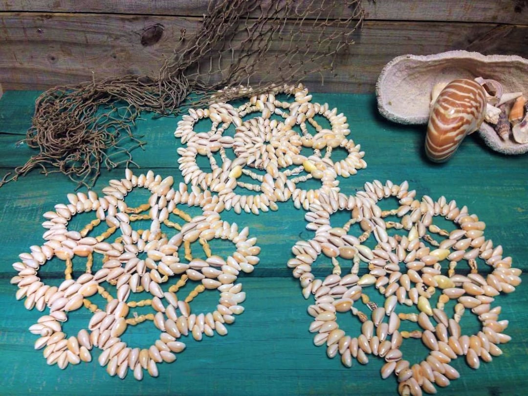 VINTAGE: Cowrie Shell Trivet Vintage Folk Art/ Oceanic Large Hot Plate ...