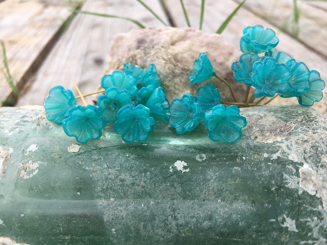 25pc Turquoise Glass Flower Charms,headpins - Glass Headpins ...