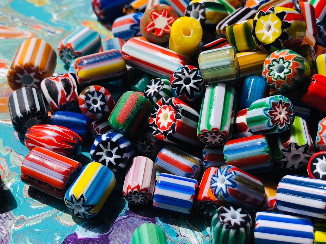 SUMINISTRO: 25 vintage mixed matte handcrafted Chevron Glass Beads ...
