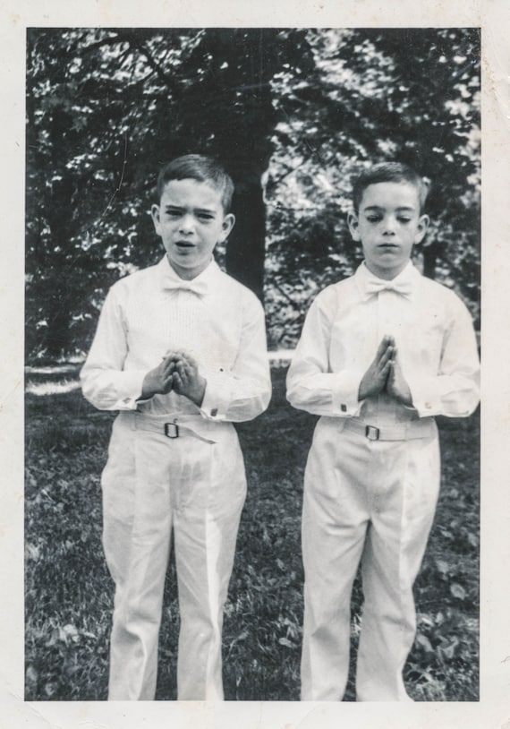 Creepy Twin Brothers ThePopCultureJuan (@thepopculturejuan)