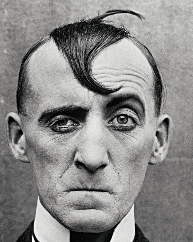 Weird vintage photo print strange man creepy black and white - Etsy México