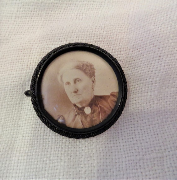 Antique Victorian Photo/Picture/Portrait Pin Elderly … - Gem