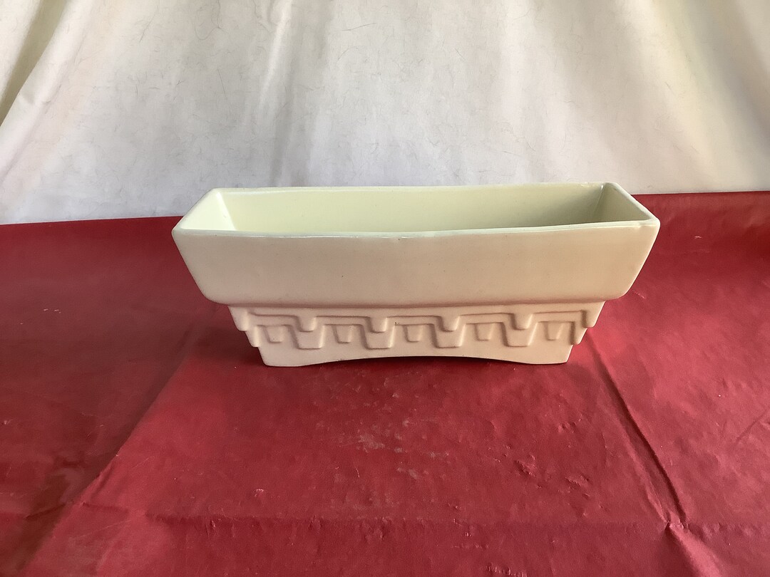 3.5”T X 9”+W X 3.5”+D Haeger USA 3774-A - off White Color Planter ...