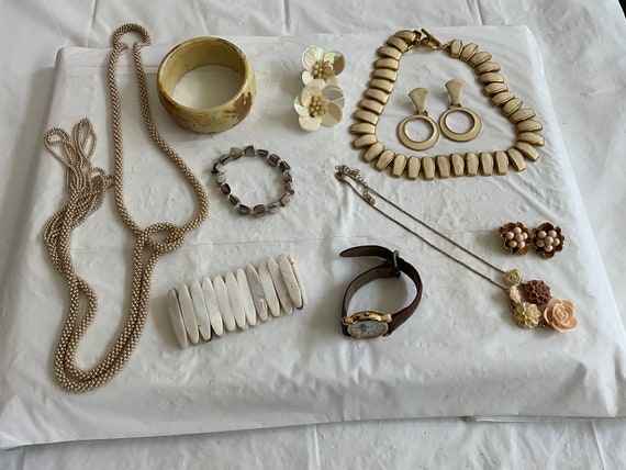 Collection of Lovely Cream-Colored Costume Jewelry - … - Gem