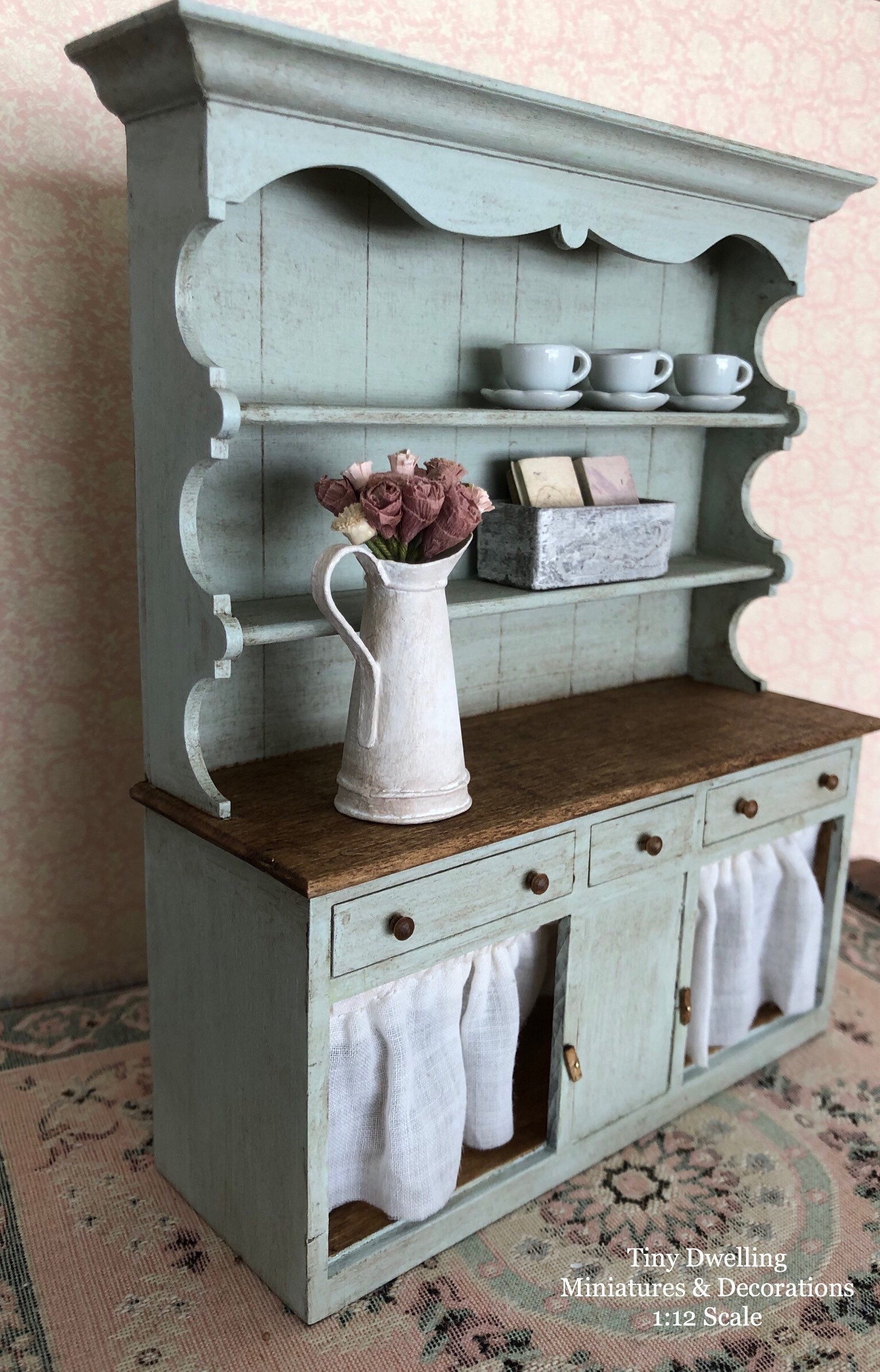 Mini hutch store