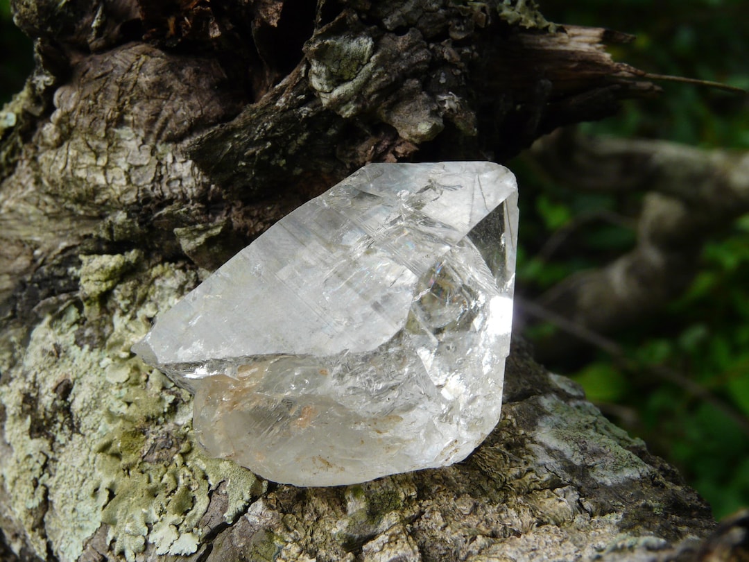 Quartz Clair avec Arc-en-Ciel – Cristal Naturel du Maharashtra, Inde ...